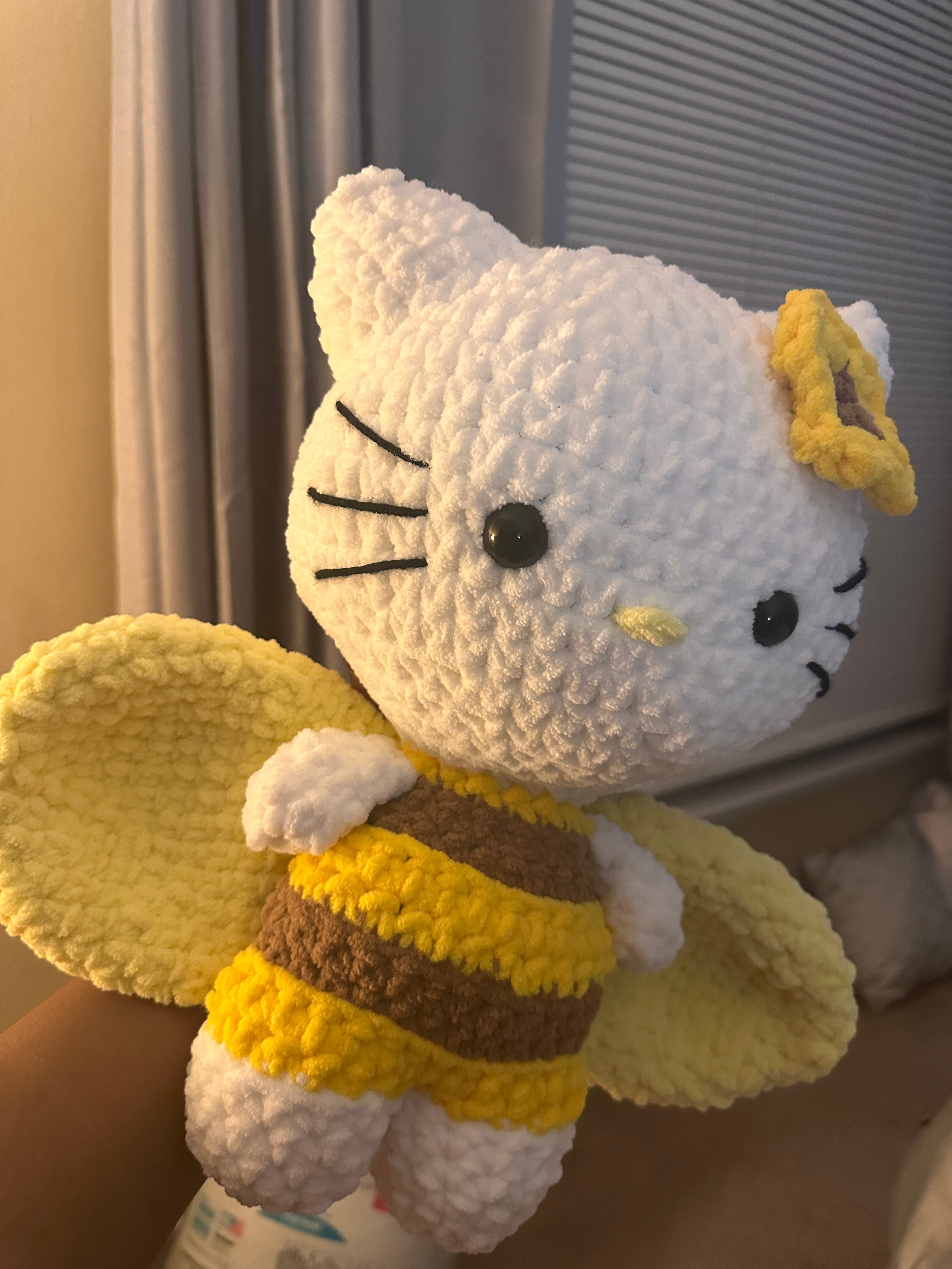 Hello Kitty-Honey Bee | dafs crafts and crochet